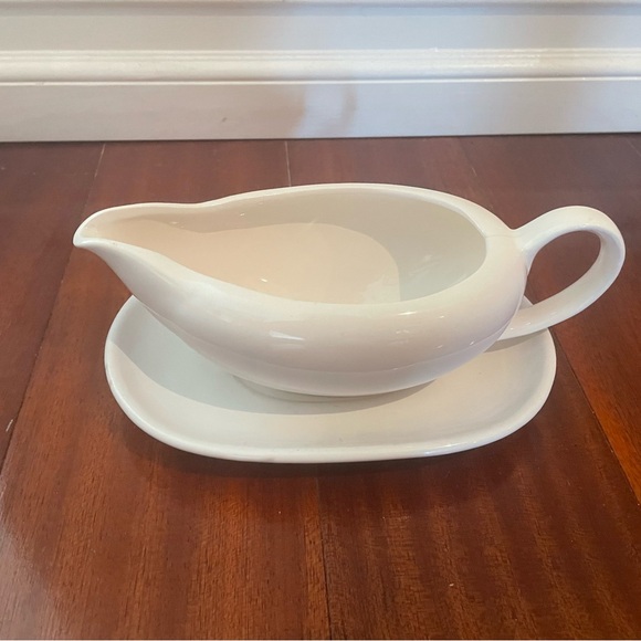 Dining | Vintage Stoneware Japan Gravy Boat With Underplate | Poshmark